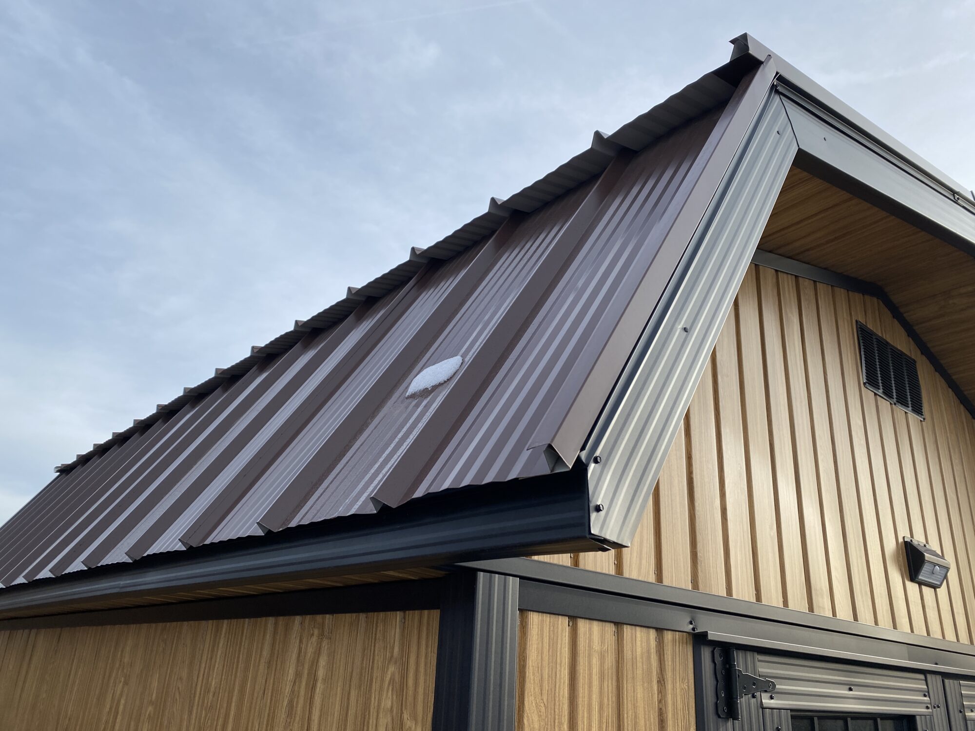 Gable Window | 10x12 Executive Barn | Brown Metal Roof